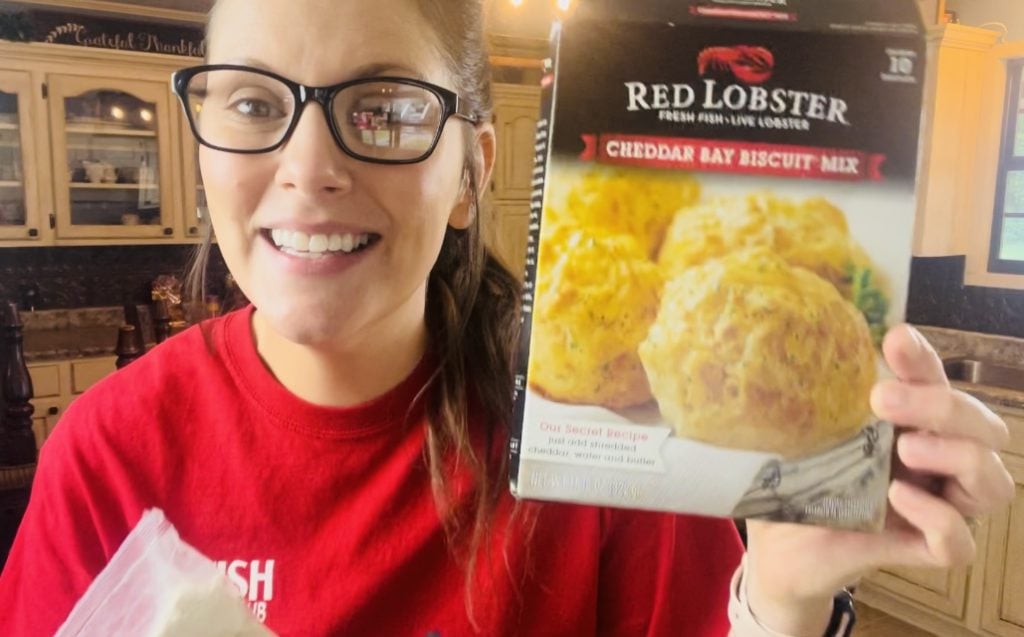 How to make Cheddar Bay Biscuit Chicken Pot Pie - Jessie's